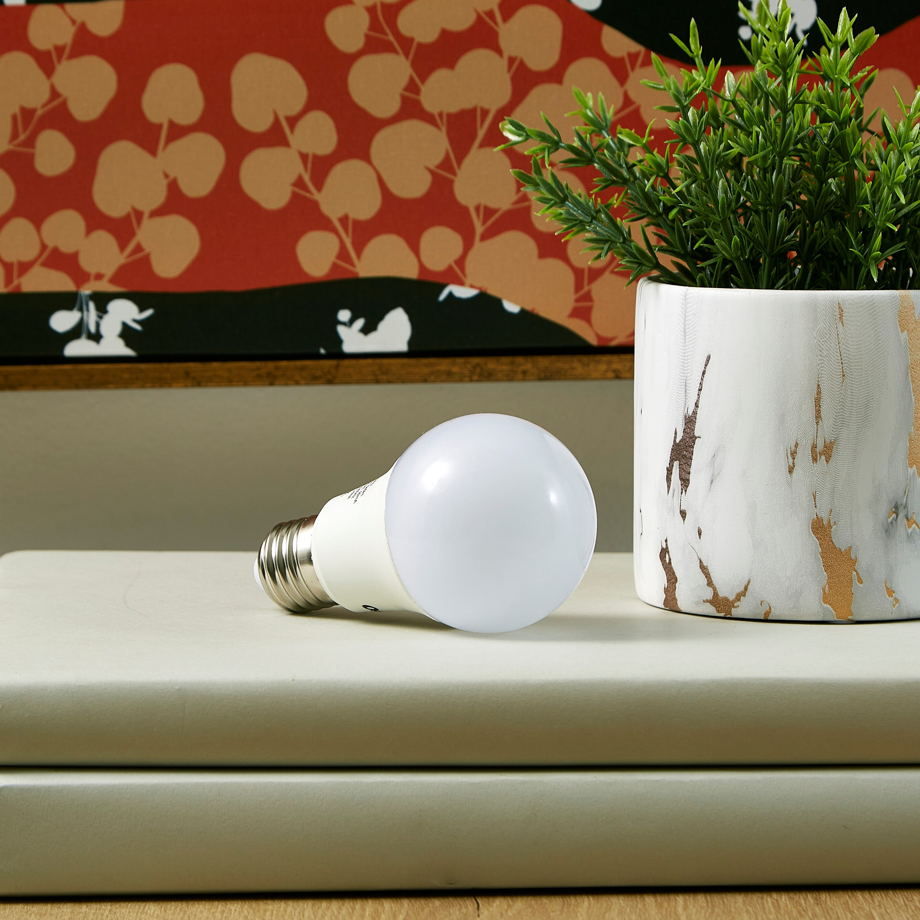 Buy Oshtraco Lightmaker 7 Watt Day Light E27 LED Bulb Online in UAE | Homebox