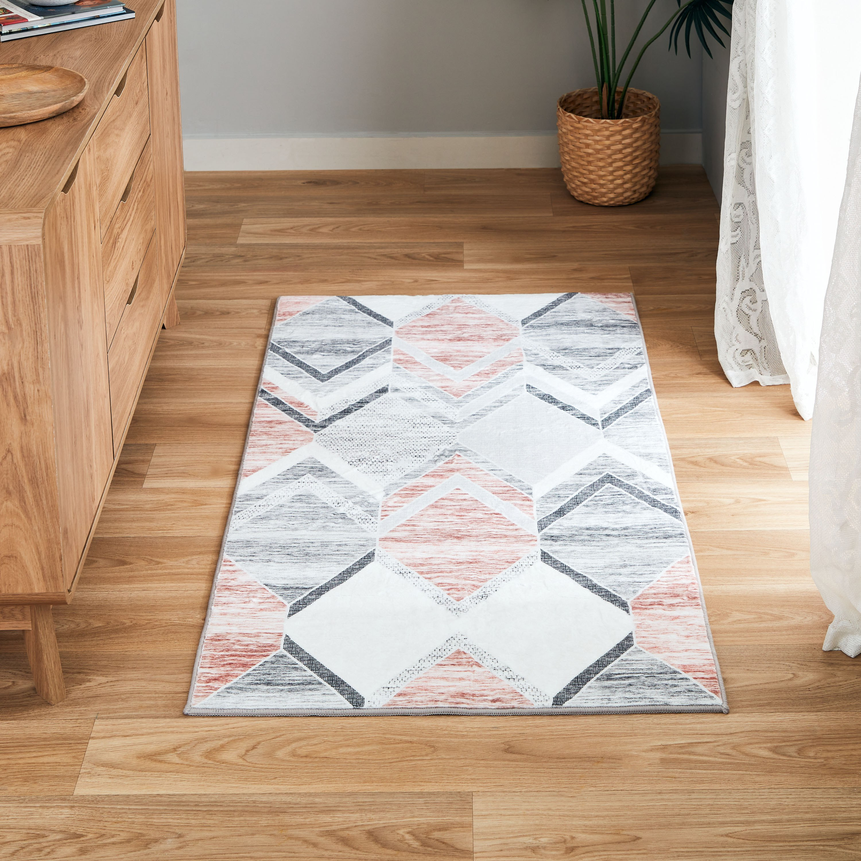 Buy Miraj Zoha Velvet Rug - 80x150 cm Online in UAE | Homebox