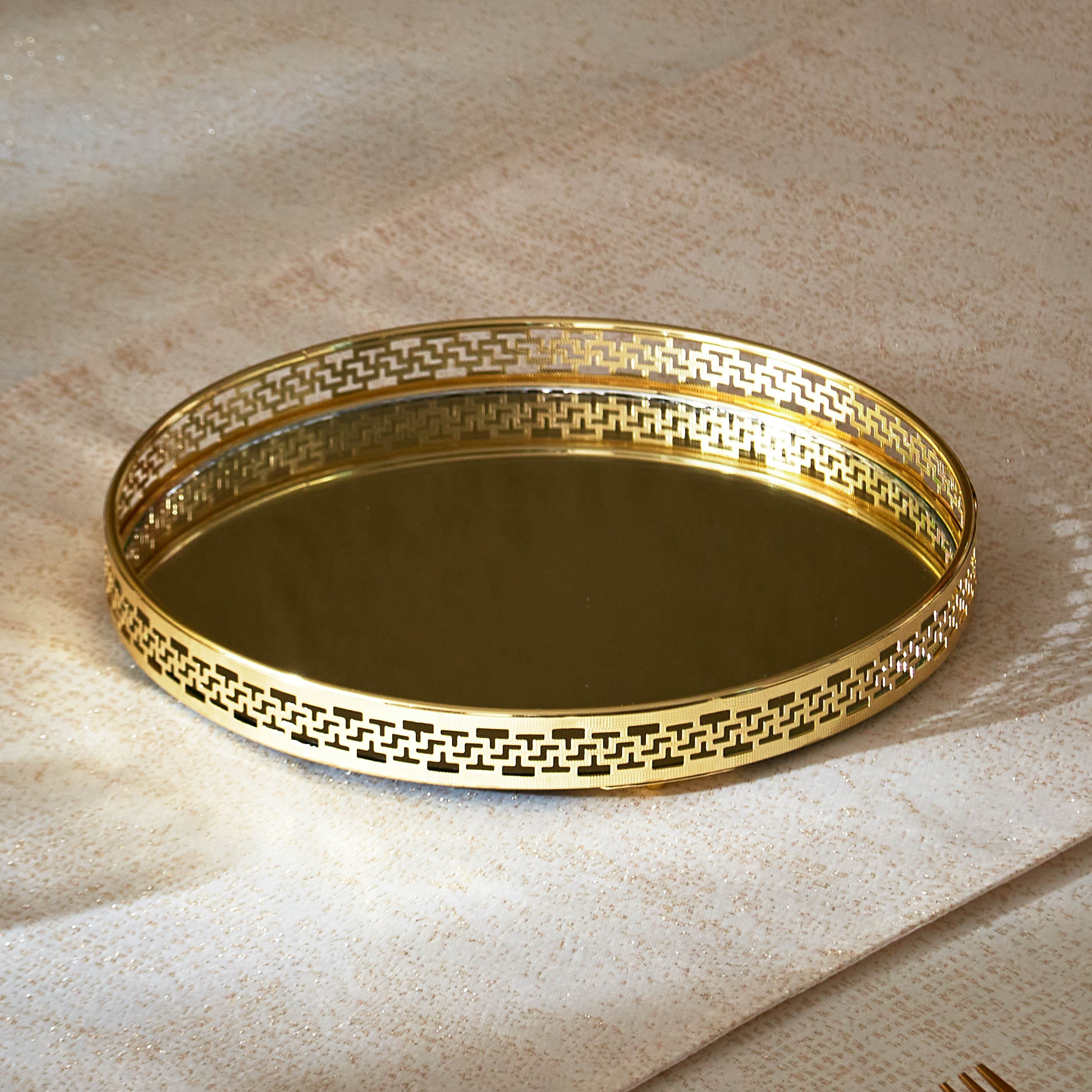 Buy Berg Round Mirror Tray - 20x20x2.5 cm Online in UAE | Homebox