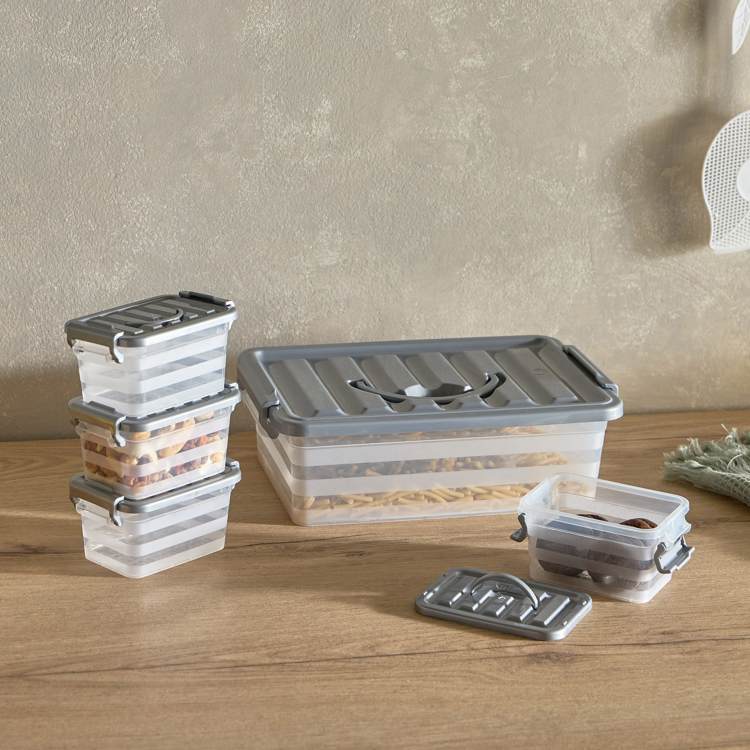 Buy Mica 5-Piece Clip Lock Container Set Online in UAE | Homebox