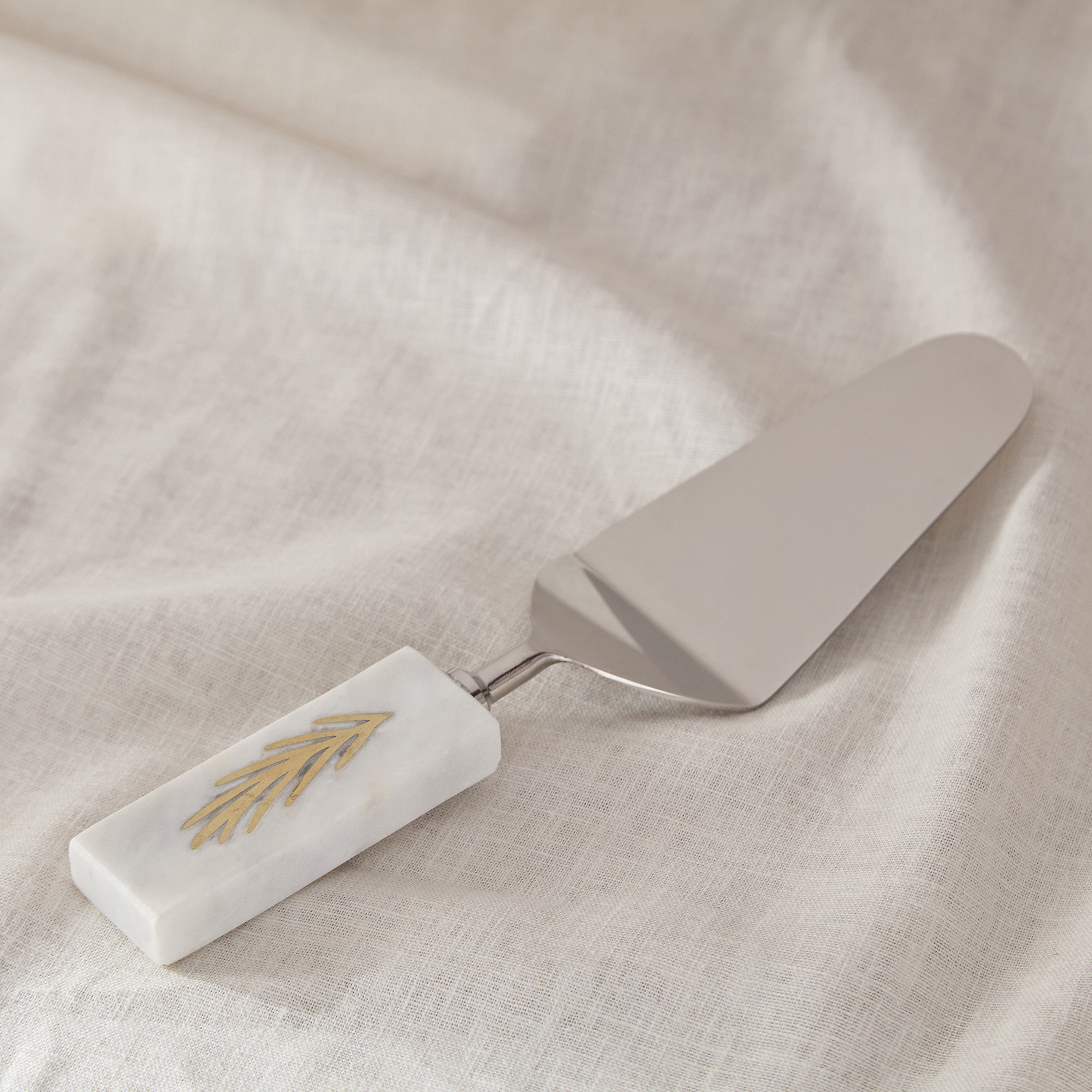 Buy Bianca Cake Server - 25 cm Online in UAE | Homebox