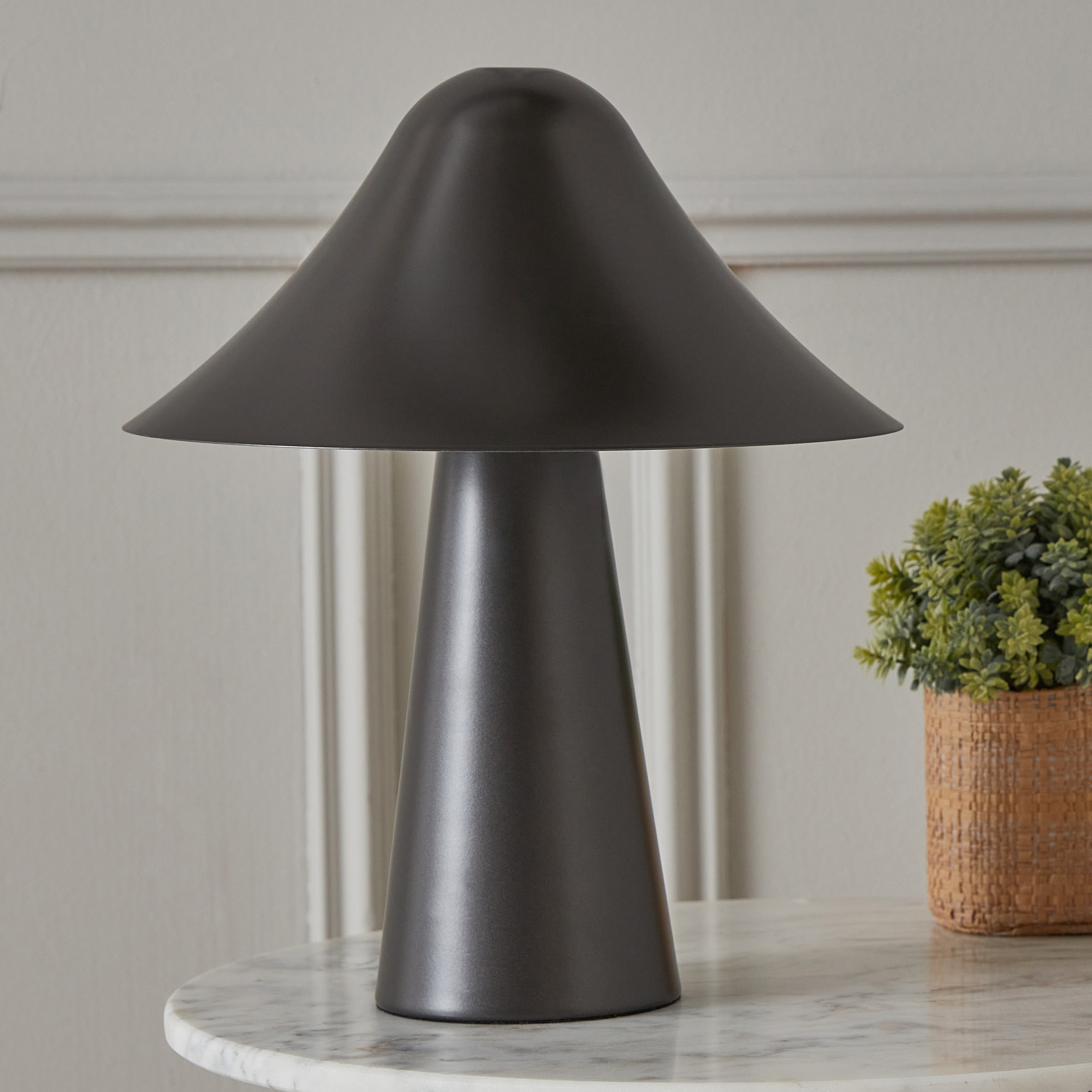 Buy Stark Metal Table Lamp - 28x34 cm Online in KSA | Homebox