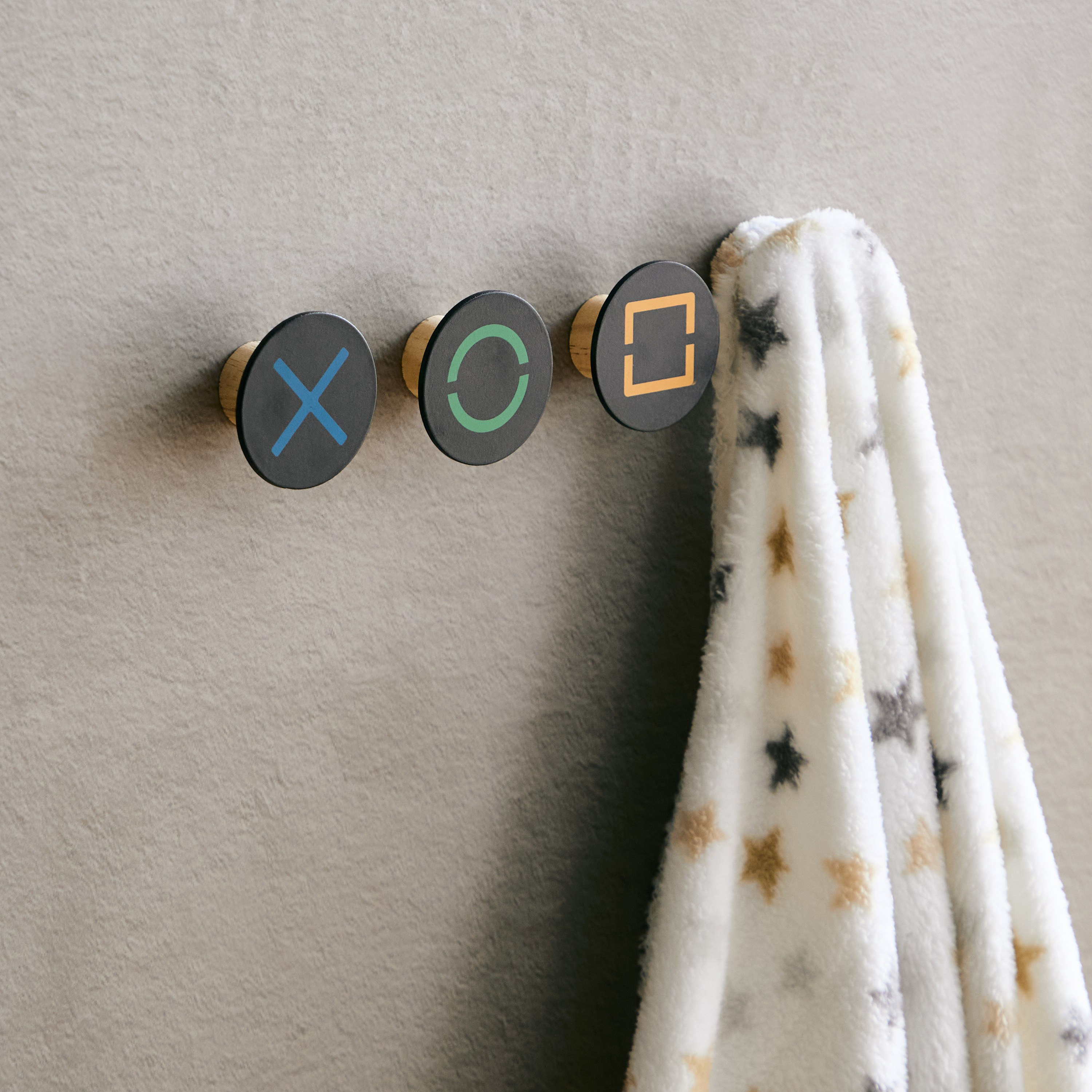 Buy Gaming Console Keys 4-Piece Hook Set - 6 cm Online in UAE | Homebox