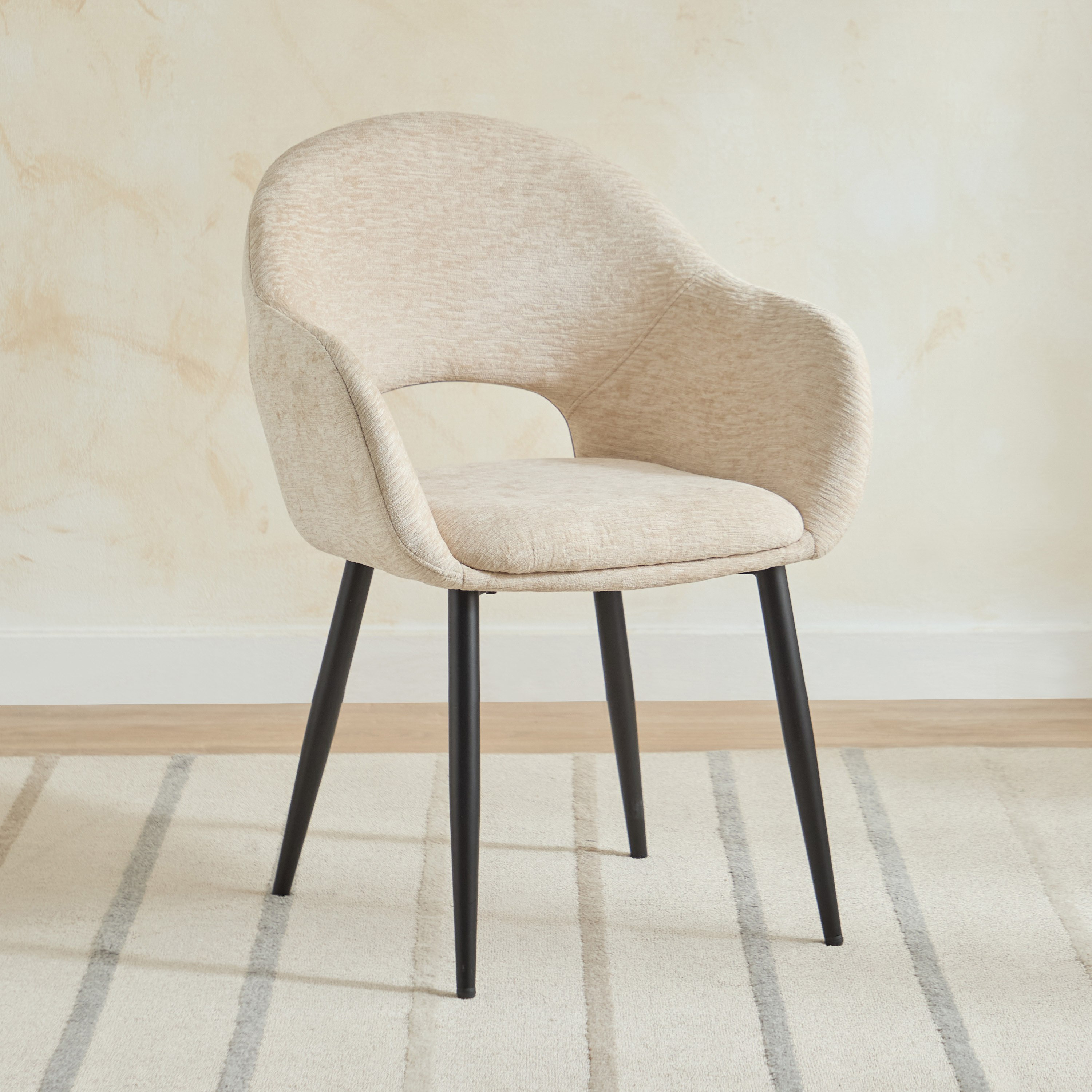 Buy Scallop Dining Chair Online in Qatar | Homebox